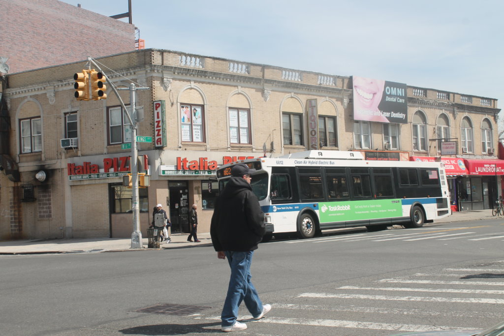 Riders Alliance rallies for Select Bus Service on the B82 - The ...