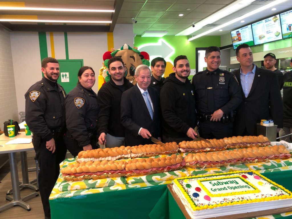 Bensonhurst Subway opening shows cooperation between merchants, cops ...