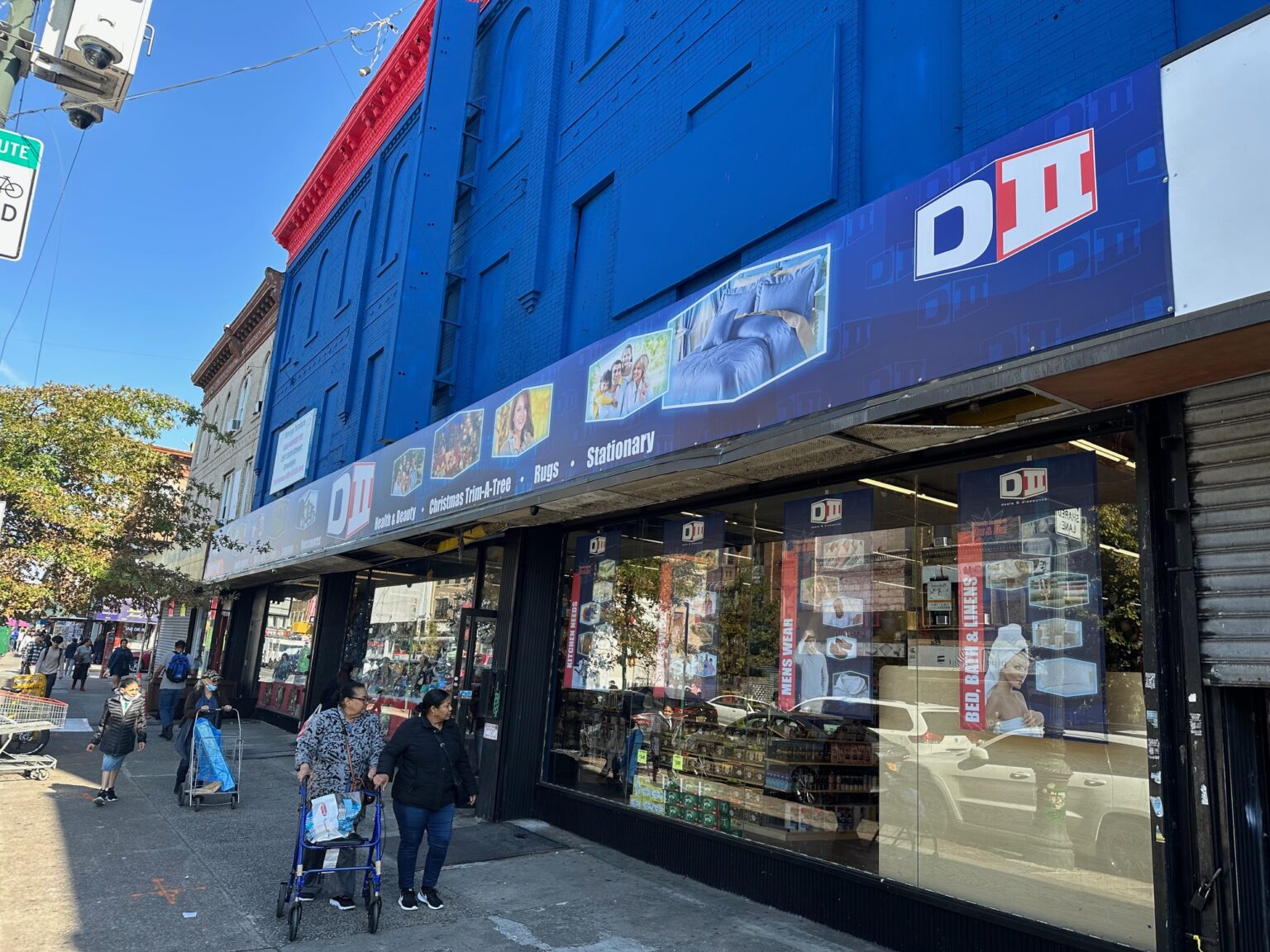 New discount store opens on Fifth - The Brooklyn Home Reporter