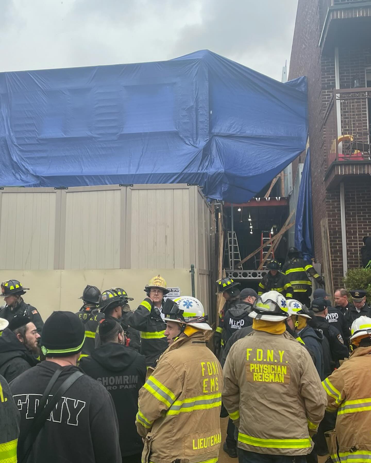 Hardhat dies in building collapse - The Brooklyn Home Reporter