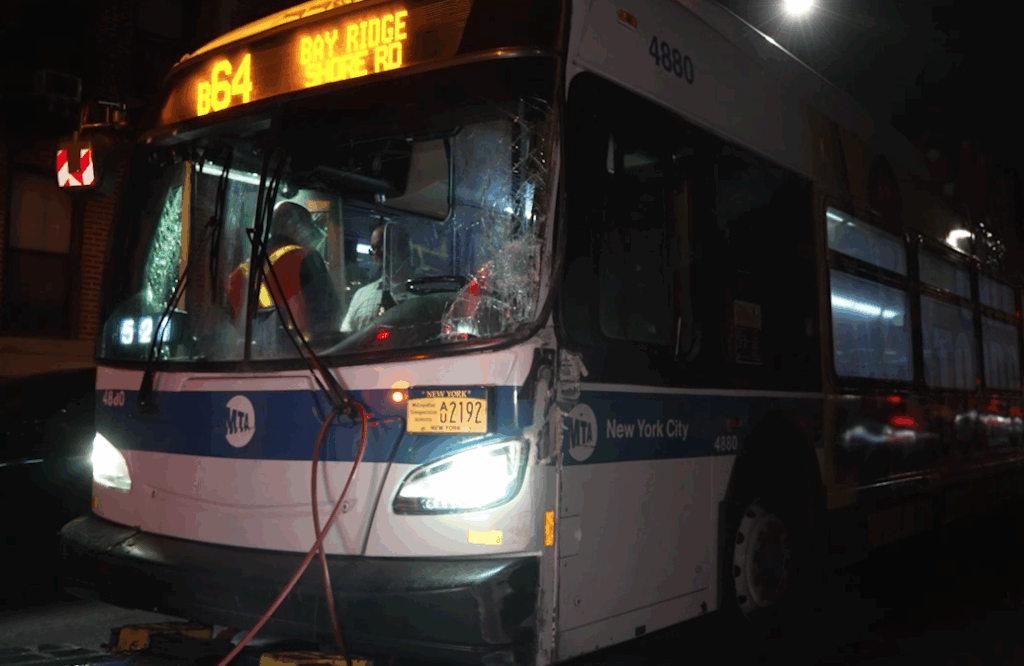 Crash causes MTA bus to hit Bay Ridge apartment building - The Brooklyn Home Reporter