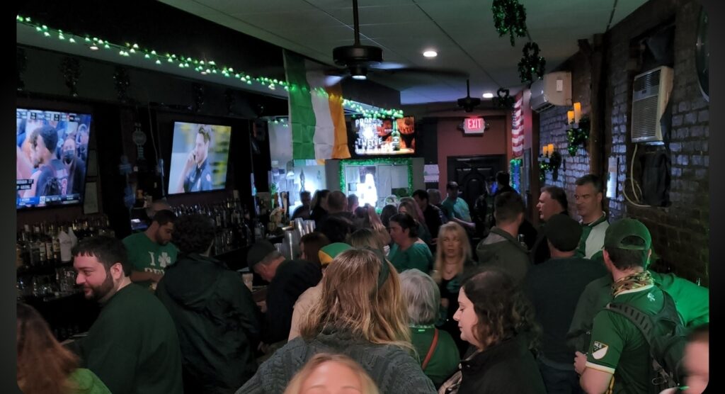 Customers say goodbye to Bay Ridge Irish pub The Leif - The Brooklyn ...